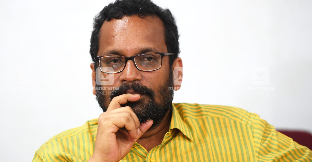 ഇടുക്കിക്ക് മാത്രമായി ഭൂമി പതിവ് ചട്ടങ്ങളിൽ മാറ്റം വരുത്തുന്നത് ...