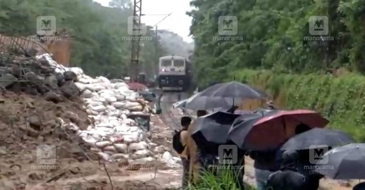 മംഗളൂരു-തോക്കൂര്‍ പാതയില്‍ ട്രെയിന്‍ ഗതാഗതം പുനഃസ്ഥാപിച്ചു | Manorama ...