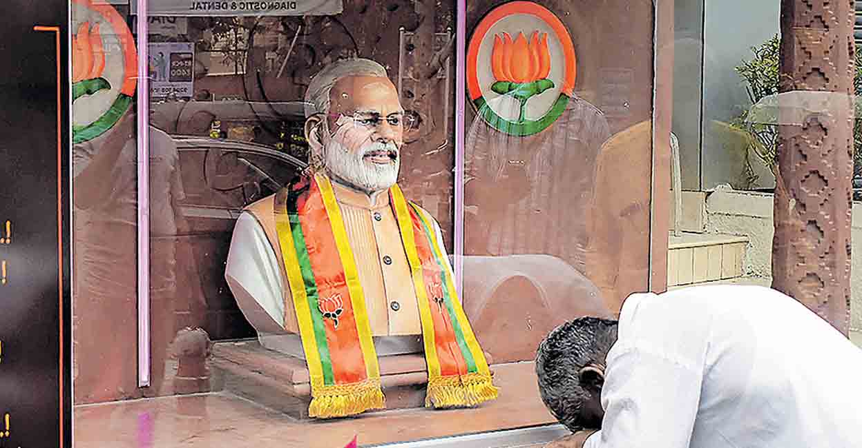 എതിർപ്പുമായി ബിജെപി നേതൃത്വം; ‘മോദി ക്ഷേത്രം’ അടച്ചുകെട്ടി | Modi | Temple