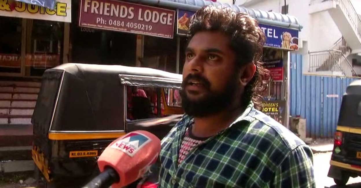 ‘പണ്ട് സ്ത്രീയെ ചവിട്ടിക്കൊന്നു, ലോഡ് കണക്കിനു കഞ്ചാവിറക്കും ...