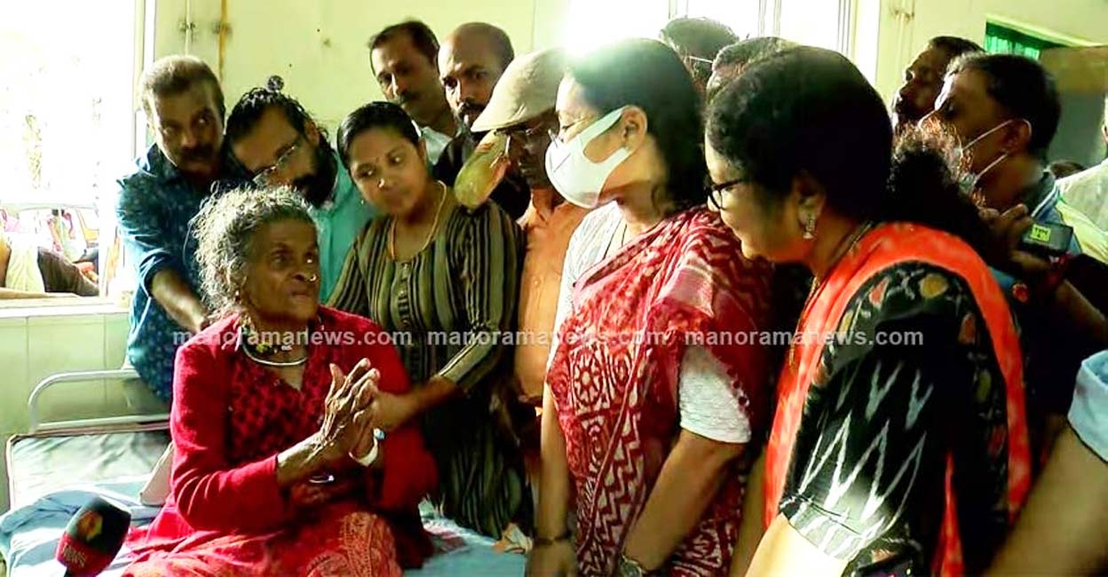 നിരാഹാരം അവസാനിപ്പിക്കാതെ ദയാബായി; മന്ത്രിമാരുടെ അനുനയനീക്കവും ...