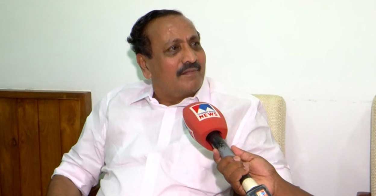 പദവിയിലിരുന്ന് പക്ഷം പിടിച്ചത് തെറ്റ്; തരൂർ കേരളത്തിന്റെ അഭിമാനം: എം.കെ ...