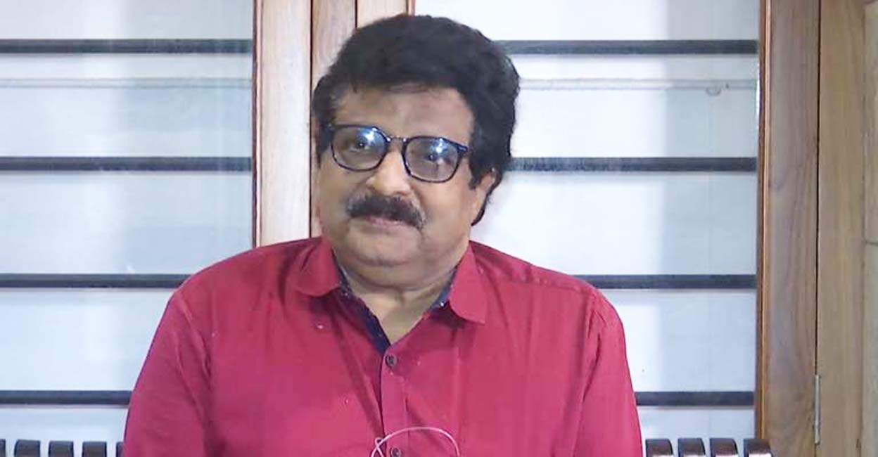 പ്രതിഷേധ വേദിയിൽ പ്രസംഗിക്കാൻ തുടങ്ങവേ എം.കെ.മുനീറിന് ദേഹാസ്വാസ്ഥ്യം ...