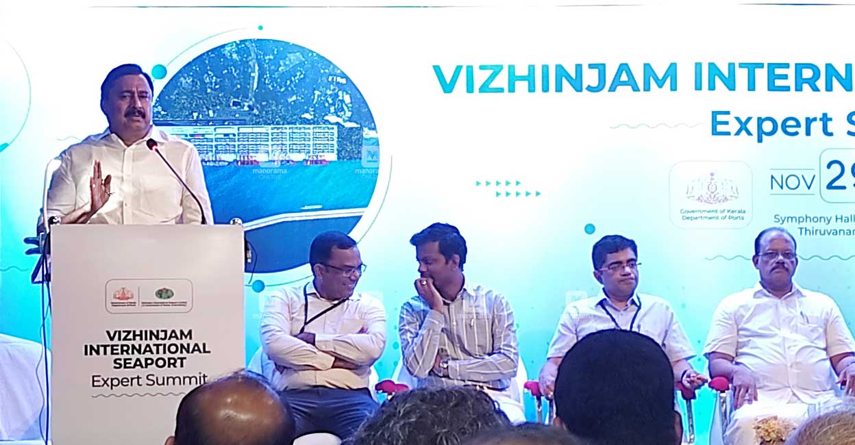 നിർമാണം തടസപ്പെടുത്തുന്നത് രാജ്യദ്രോഹക്കുറ്റം; വിഴിഞ്ഞത്ത് ...