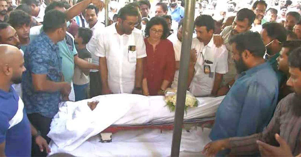 കുഞ്ഞുതാരത്തിന് യാത്രമൊഴിയേകി നാട്; ഫാത്തിമ നിദയുടെ മൃതദേഹം കബറടക്കി ...