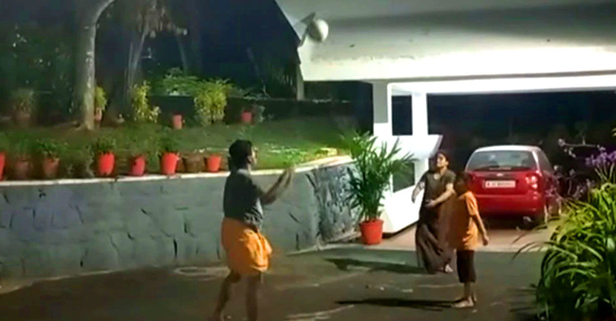 ‘റാണി അഹങ്കരിക്കേണ്ട, നിനക്ക് വേണ്ടി ഞാൻ അഡ്ജസ്റ്റ് ചെയ്താണ്’: മന്ത്രി ...