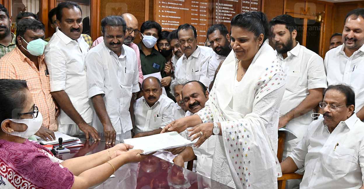 ജെബി മേത്തർ പത്രിക സമർപ്പിച്ചു | Jebi Mather | Manorama News