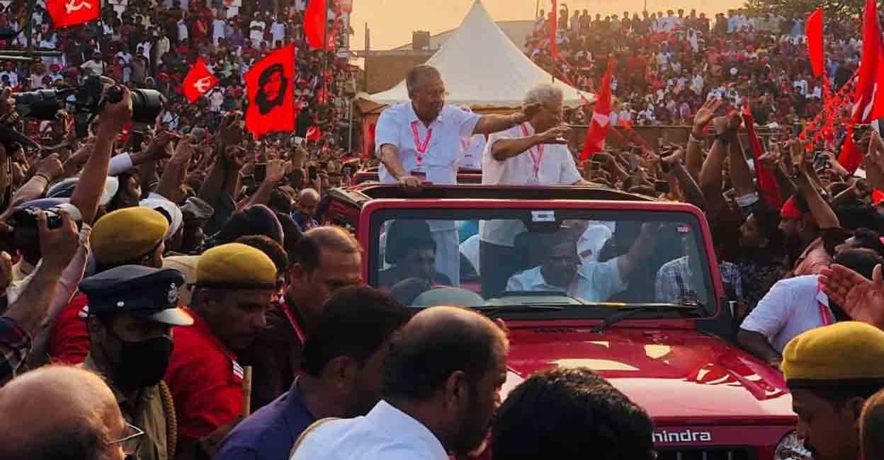 കരുത്ത് തെളിയിച്ച് ചുവപ്പ് റാലി, ഒഴുകിയെത്തി പതിനായിരങ്ങൾ; ചെങ്കടലായി ...