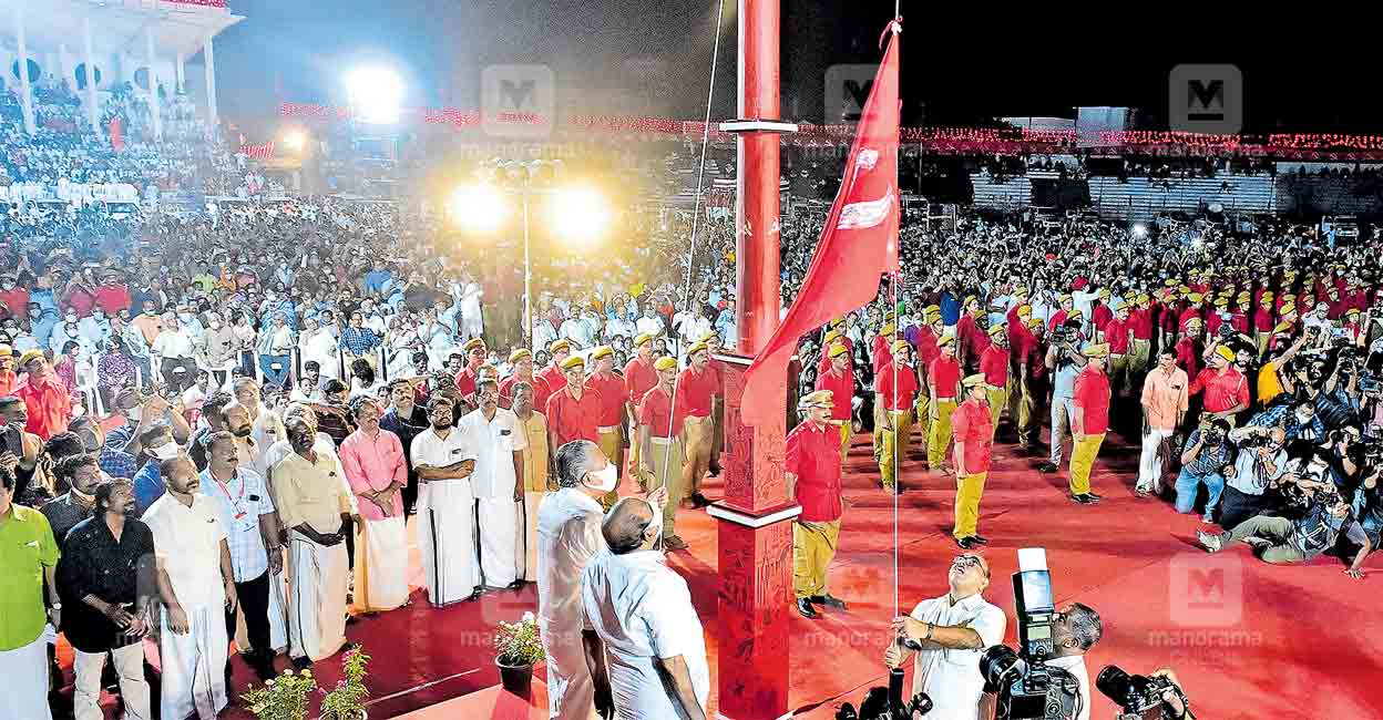 യഥാർഥ ശത്രു ബിജെപി; തൃണമൂലിനെ മുഖ്യശത്രുവായി കണ്ട ബംഗാൾലൈൻ തെറ്റിയെന്ന് ...