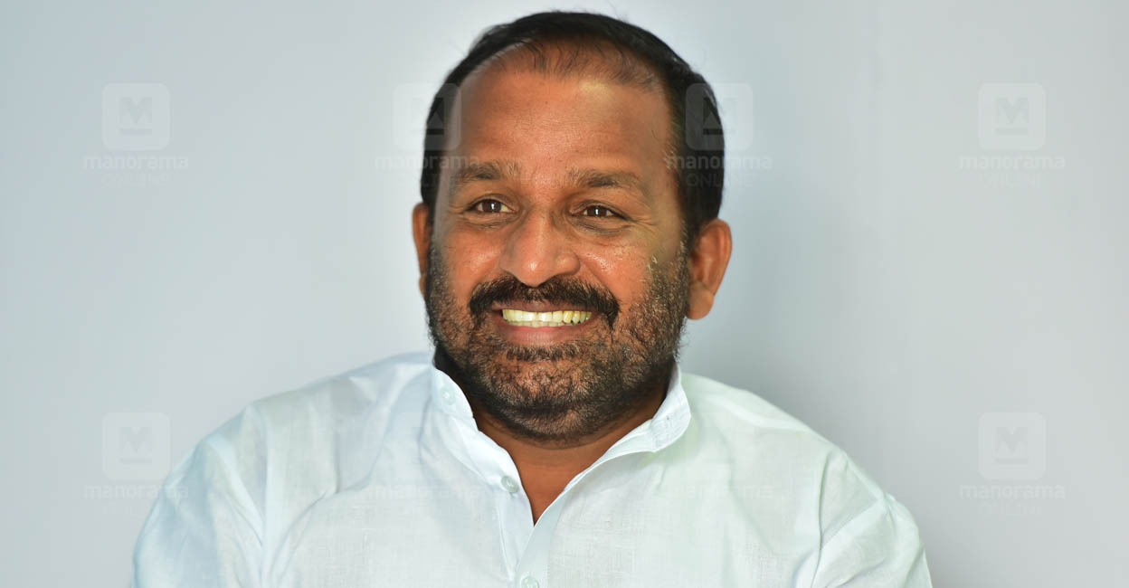 പ്രധാനമന്ത്രിക്ക് പ്രതാപന്റെ പുസ്തകസമ്മാനം: നെഹ്റുവിന്റെ ‘ഇന്ത്യയെ ...