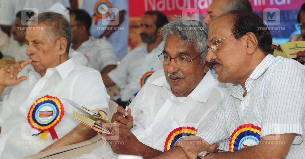 ജനത്തെ വലയ്ക്കാതെ യുഡിഎഫ് കോട്ടയിലും പിൻമാറി എംവിആർ; ഒരു പ്രതിഷേധകാല ഓ ...