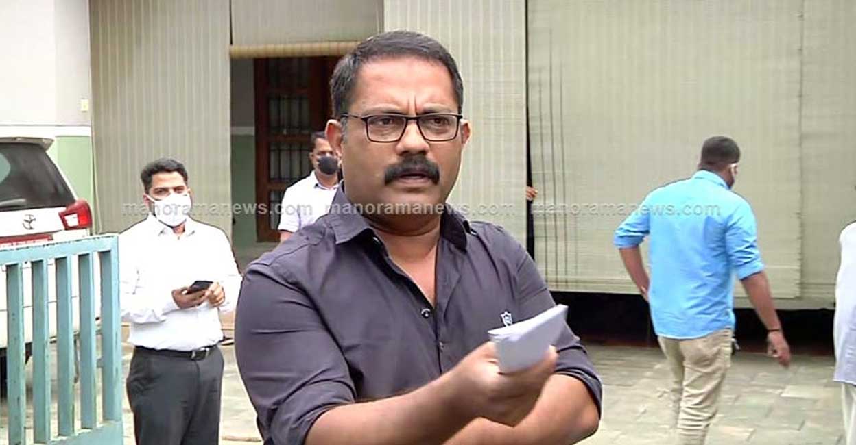 കെ.എം.ഷാജി പ്രതിയായ കോഴക്കേസ്; അഴീക്കോട്ടെ സ്‌കൂളില്‍ വിജിലന്‍സ് ...