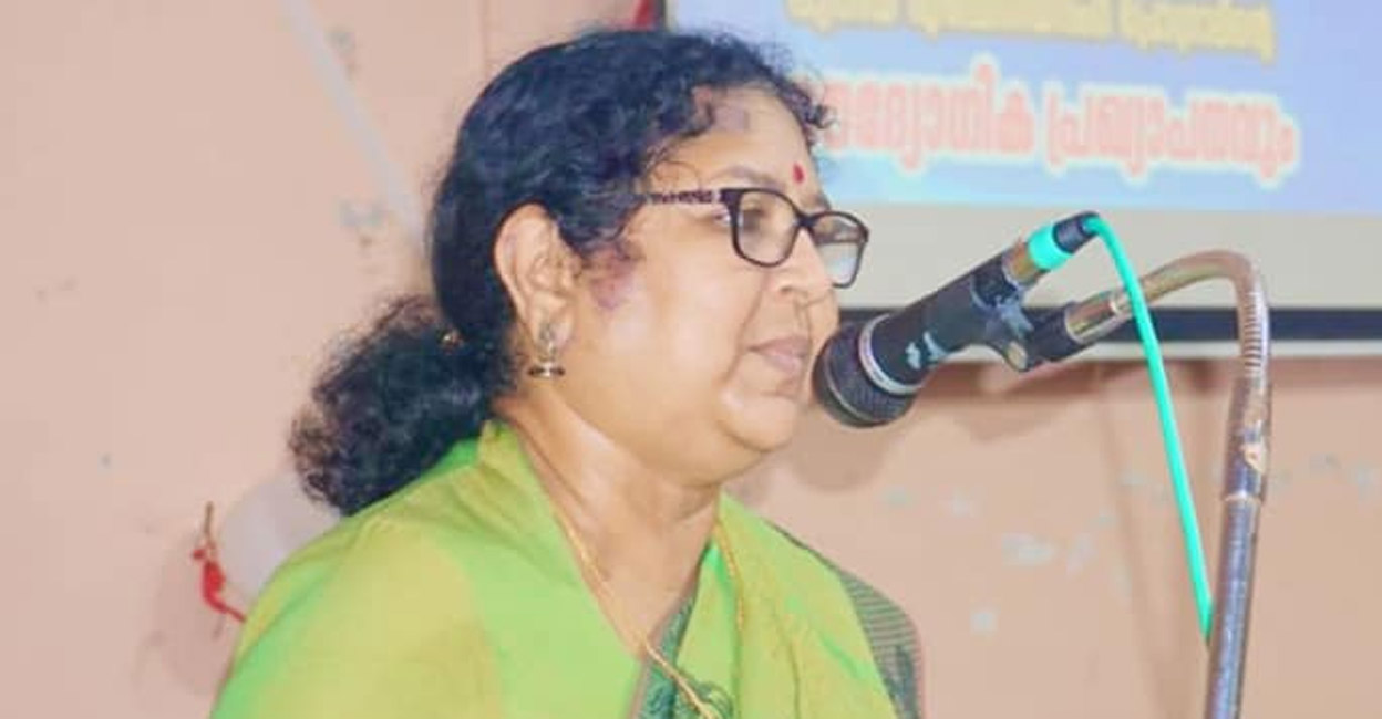 നിക്ഷേപകർക്ക് പണം എന്നു കിട്ടും; പറഞ്ഞത് ആവർത്തിച്ച് മന്ത്രി - R Bindu ...