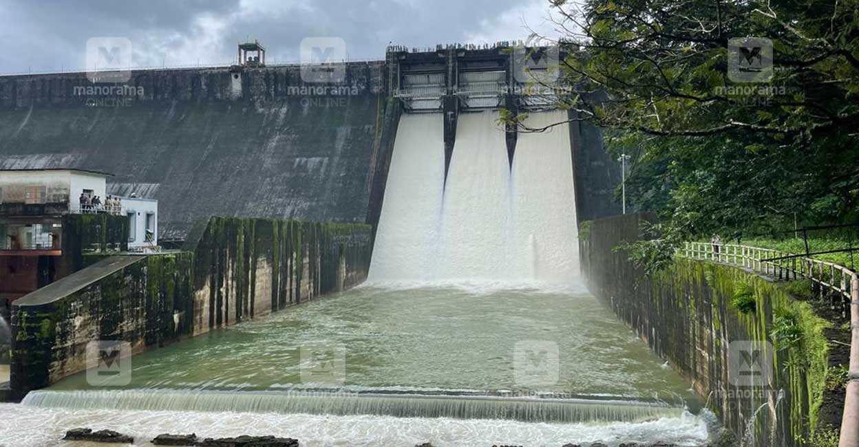 പരപ്പാര്‍ അണക്കെട്ടിന്റെ മൂന്നു ഷട്ടറുകൾ തുറന്നു; കല്ലടയാറിന്റെ ...