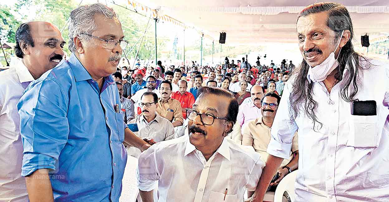 സിപിഐ നിർവാഹക സമിതിയിലും ചേരിതിരിവ് - Division in CPI | Malayalam News ...