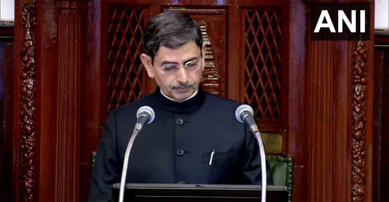 പത്ത് ബില്ലുകൾ തിരിച്ചയച്ച് ആർ.എൻ.രവി; തമിഴ്നാട്ടിൽ സർക്കാർ–ഗവർണ ...