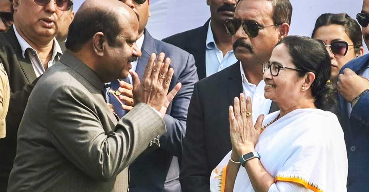 ‘ഗവര്‍ണര്‍ മമതയുടെ ഫോട്ടോസ്റ്റാറ്റ് യന്ത്രം’; ഇടഞ്ഞ് ബിജെപി, ബില്‍ പിന് ...