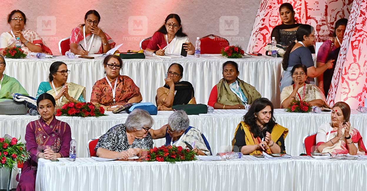 ജനാധിപത്യ മഹിളാ അസോസിയേഷൻ സമ്മേളനത്തിന് തിരുവനന്തപുരത്ത് തുടക്കം ...