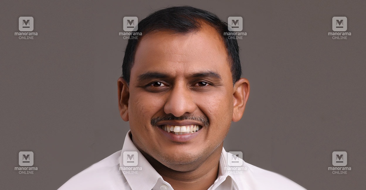 കസേരയിൽനിന്നും തള്ളിയിട്ടു മർദിച്ചു, അഷറഫ് എംഎൽഎയ്ക്ക് ഒരുവർഷം തടവ് ശിക്ഷ