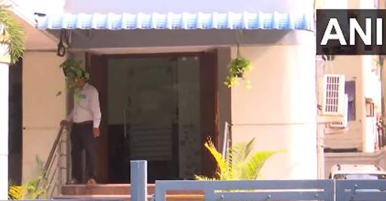 നികുതി വെട്ടിപ്പ് 100 കോടിക്ക് മുകളിൽ; ഡിഎംകെ എംപിക്ക് കുരുക്ക് മുറുകുന്നു-DMK | Malayalam News ...