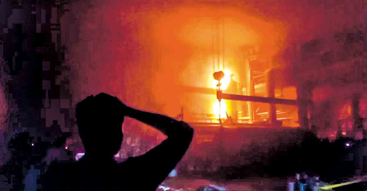 വെറും തീയല്ലെന്നു സംശയമുയർത്തി കൂടുതൽ തെളിവുകൾ പുറത്ത് - More evidence ...
