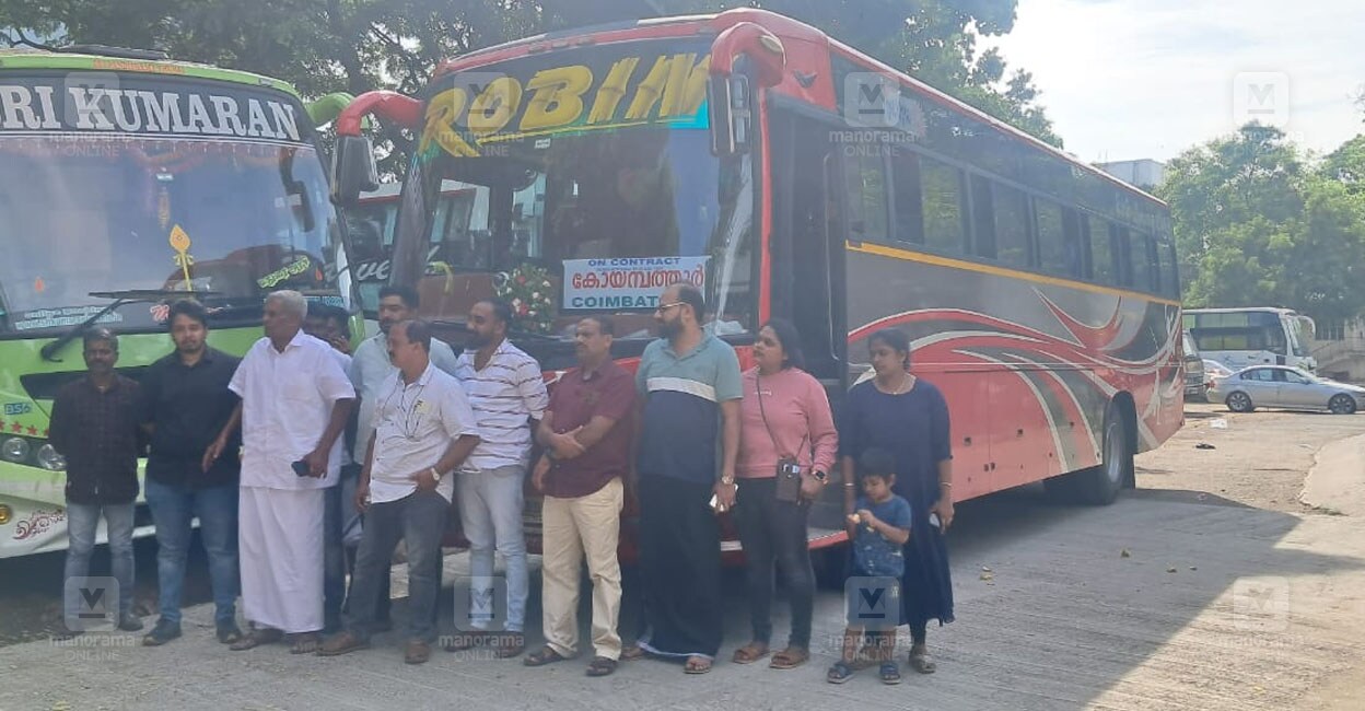 റോബിൻ ബസിനെ തമിഴ്നാട്ടിലും തടഞ്ഞു; ആർടിഒ ഓഫിസിലേക്ക് മാറ്റാൻ നിർദേശം ...