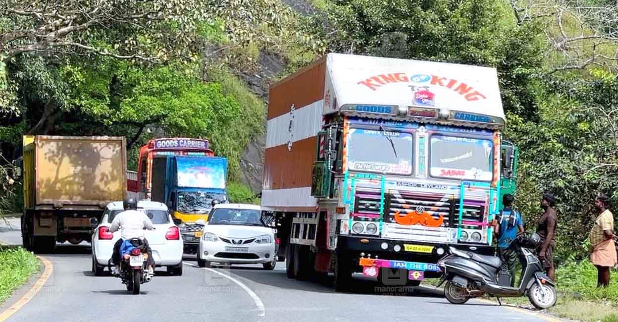 രക്തക്കുഴൽപോലെ ചുരം, വാഹന ഓട്ടം നിലച്ചാൽ ജീവൽപ്രശ്നം; ദുരിതം ഒളിപ്പിച്ച ...