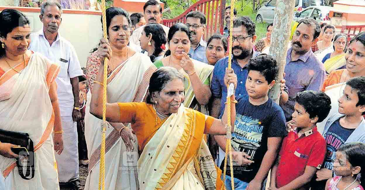 നെൽക്കതിരാൽ മുറിവേറ്റ കഥാപ്രപഞ്ചം- P Valsala's story world | Manorama ...
