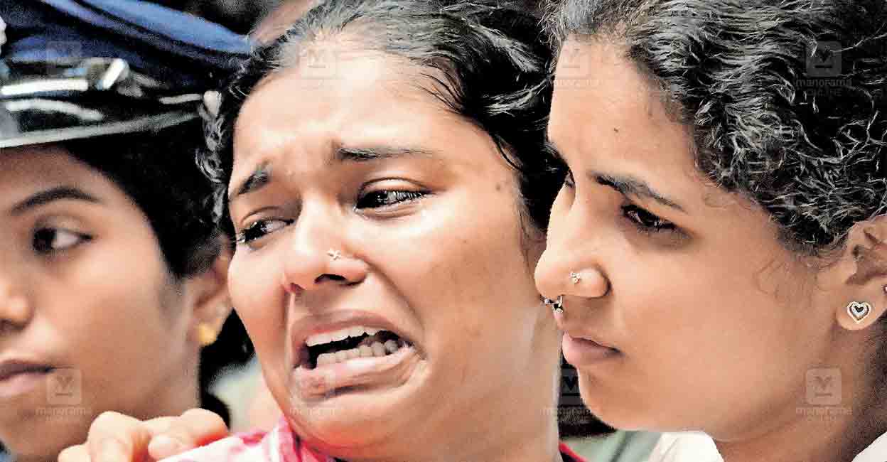 കുസാറ്റ് അപകടം: 17 പേർ ചികിത്സയിൽ; 5 പേർ ഐസിയുവിൽ - Cusat accident: 17 ...