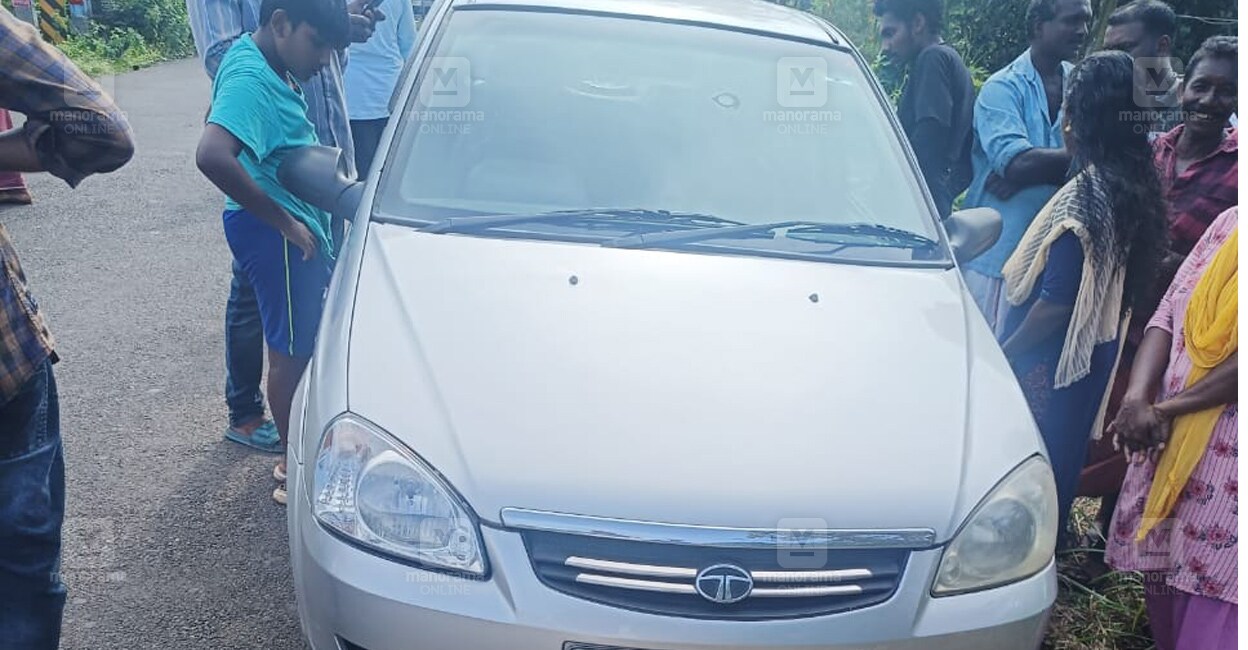 കാണാതായ യുവാവിന്റെ കാർ പുലക്കടവ് പാലത്തിന് സമീപം കണ്ടെത്തി, രക്തക്കറ - Missing youth car found ...