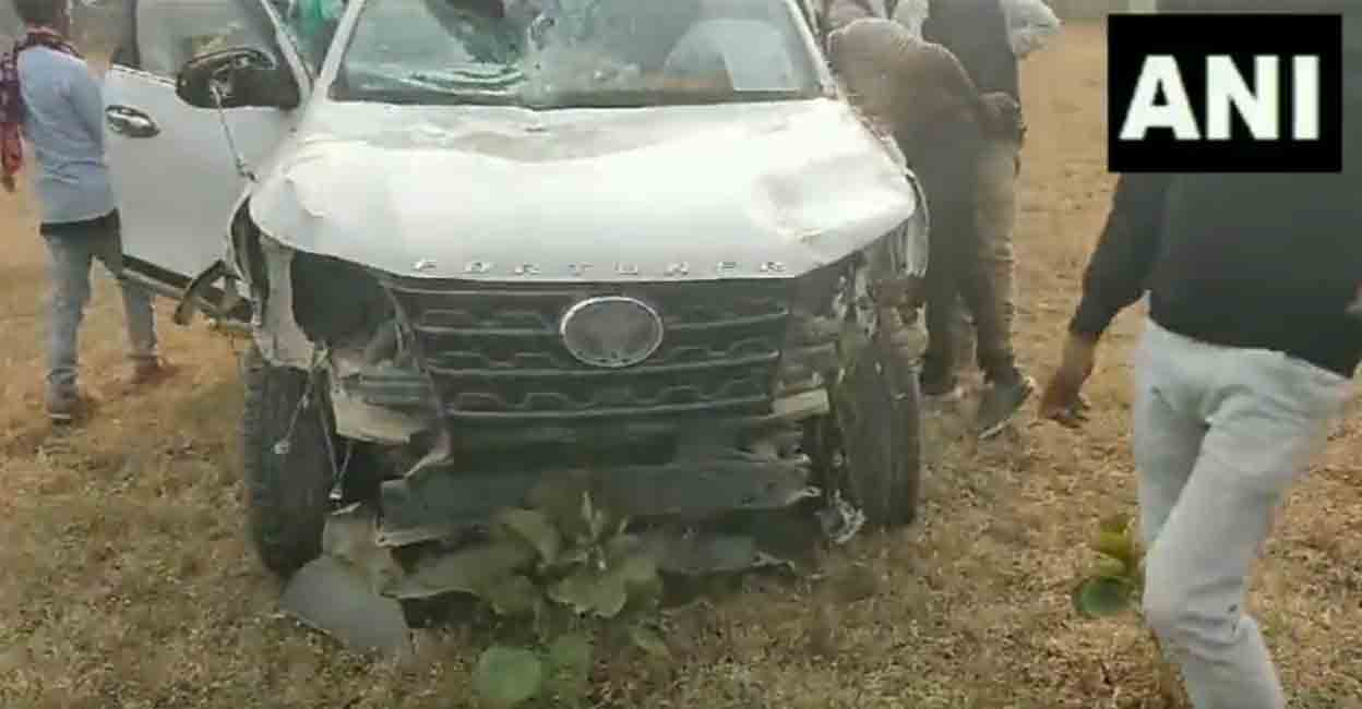 മധ്യപ്രദേശിൽ കേന്ദ്രമന്ത്രിയുടെ കാർ ബൈക്കിലിടിച്ച് ഒരാൾ മരിച്ചു ...