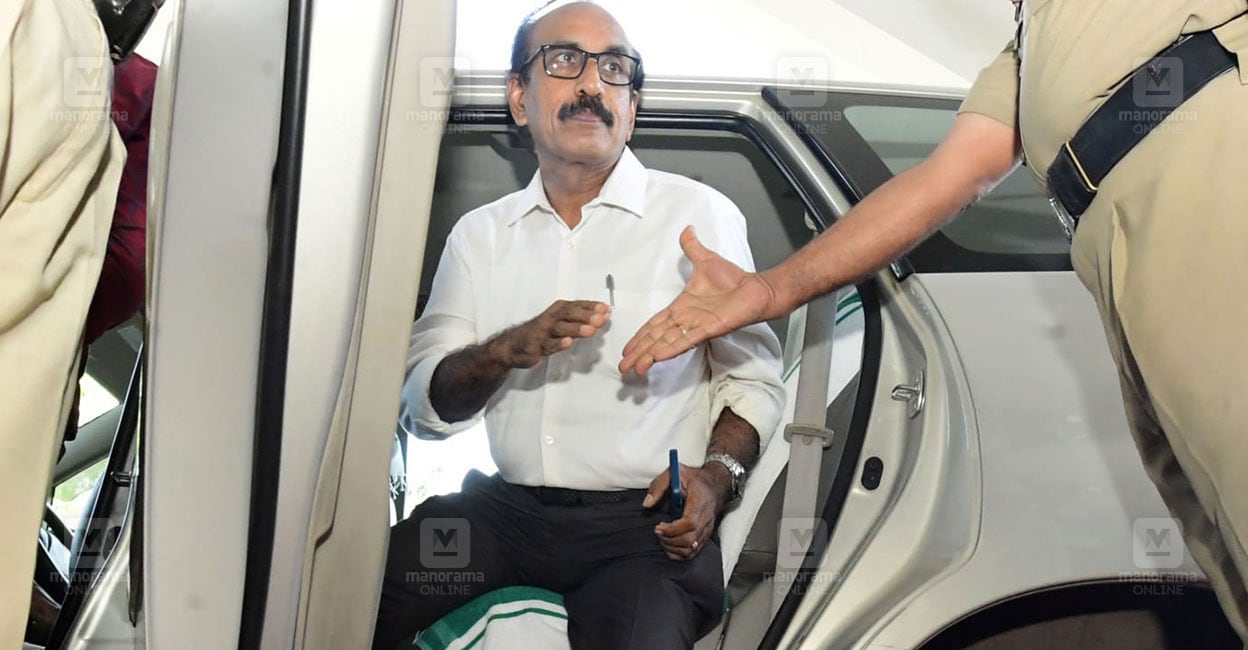 ഡോ.എസ്.ബിജോയ് നന്ദൻ ഇനി കണ്ണൂർ വിസി, ചുമതലയേറ്റു - S Bijoy Nandan took ...