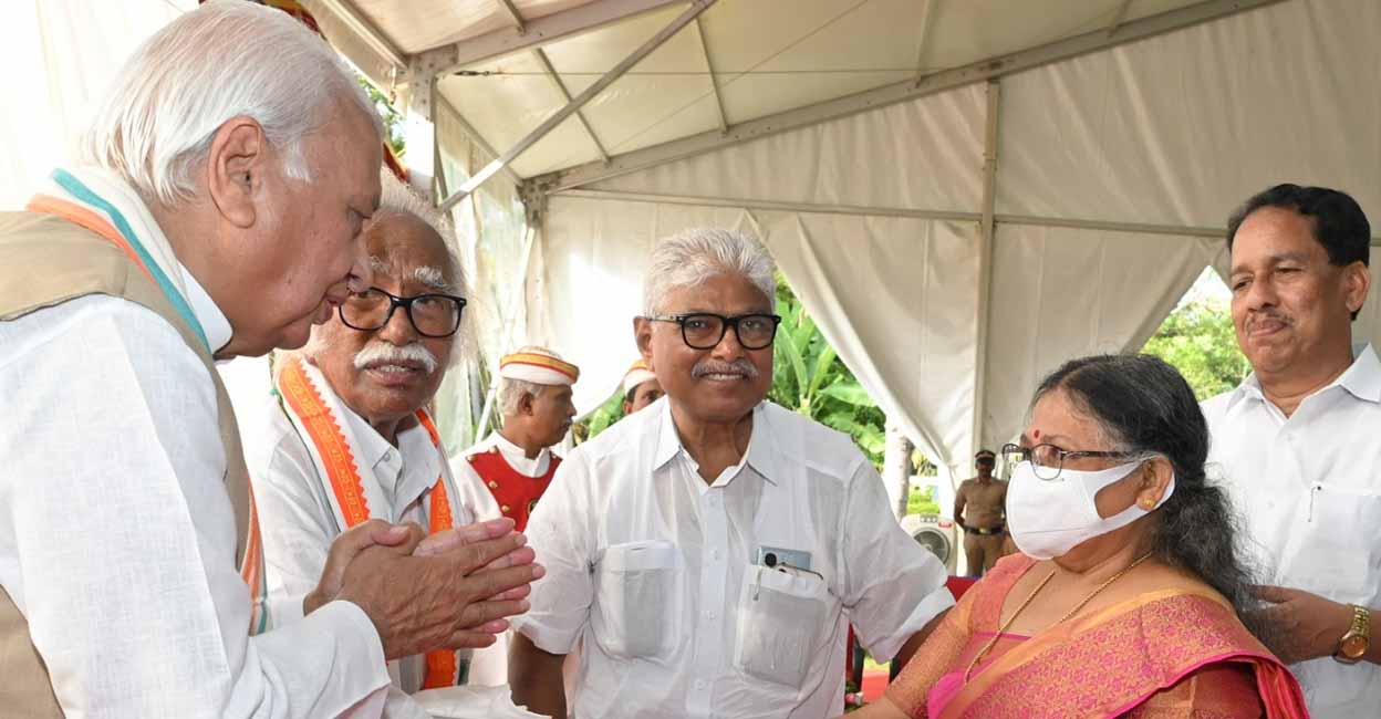 രാമചന്ദ്രൻ കടന്നപ്പള്ളിക്ക് റജിസ്‌ട്രേഷൻ, ഗണേഷിന് കെഎസ്ആർടിസി ...