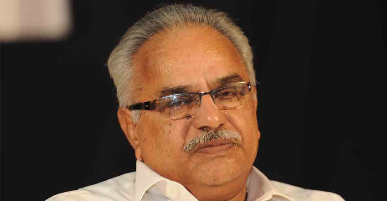 അവസാനകാബിനറ്റ് ഫ്രാക്‌ഷൻ ആശുപത്രിയിൽ; സിപിഐ മന്ത്രിമാർക്കു നഷ്ടമായത് മാ ...