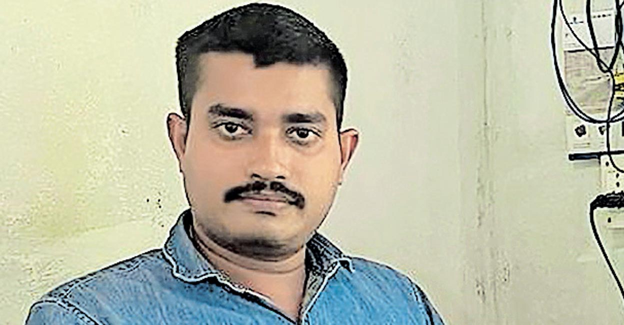 ‘കൊച്ച് കൂടെ ഇല്ലായിരുന്നെങ്കിൽ നിന്നെയൊക്കെ തൂക്കി അകത്തിട്ടേനെ ...