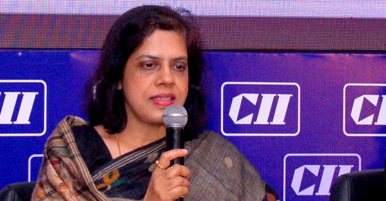 ബിജെപിയുടെ സമ്മർദ്ദം: പ്രിൻസിപ്പൽ സെക്രട്ടറിയെ നീക്കി ബംഗാൾ ഗവർണ ...