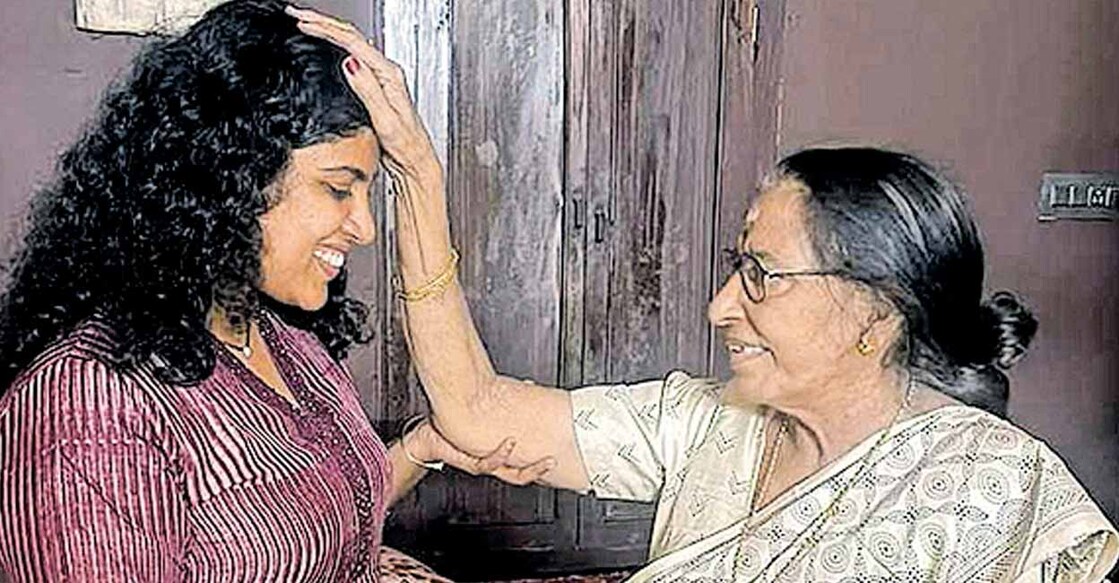 ചങ്ങമ്പുഴയുടെ മകളെ സന്ദർശിച്ച് ചിന്ത ജെറോം - Chintha Jerome visits ...