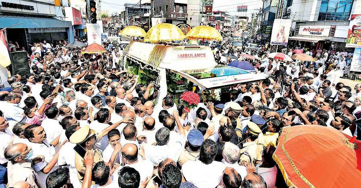 പ്രാർഥനാലാപനത്തോടെ അജഗണങ്ങളുടെ വിലാപയാത്ര; നല്ലിടയന് പ്രണാമം - Mar ...