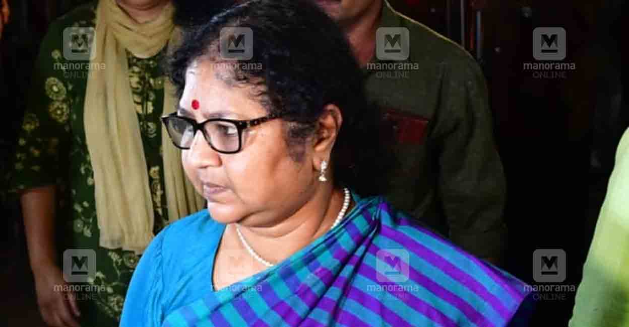 ‘വേറെവർ ഐ ഗോ, ഐ ടേക്ക് മൈ ഹൗസ് ഇൻ മൈ ഹെഡ്’; പരിഹാസങ്ങൾക്ക് മറുപടിയുമായി ...
