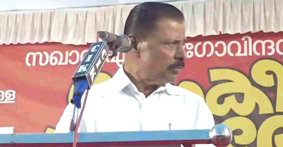 പോടാ, നിന്റെ മൈക്കിന്റെ തകരാറിന് ഞാനാണോ ഉത്തരവാദി? ജാഥയ്‌ക്കിടെ മൈക്ക് ...