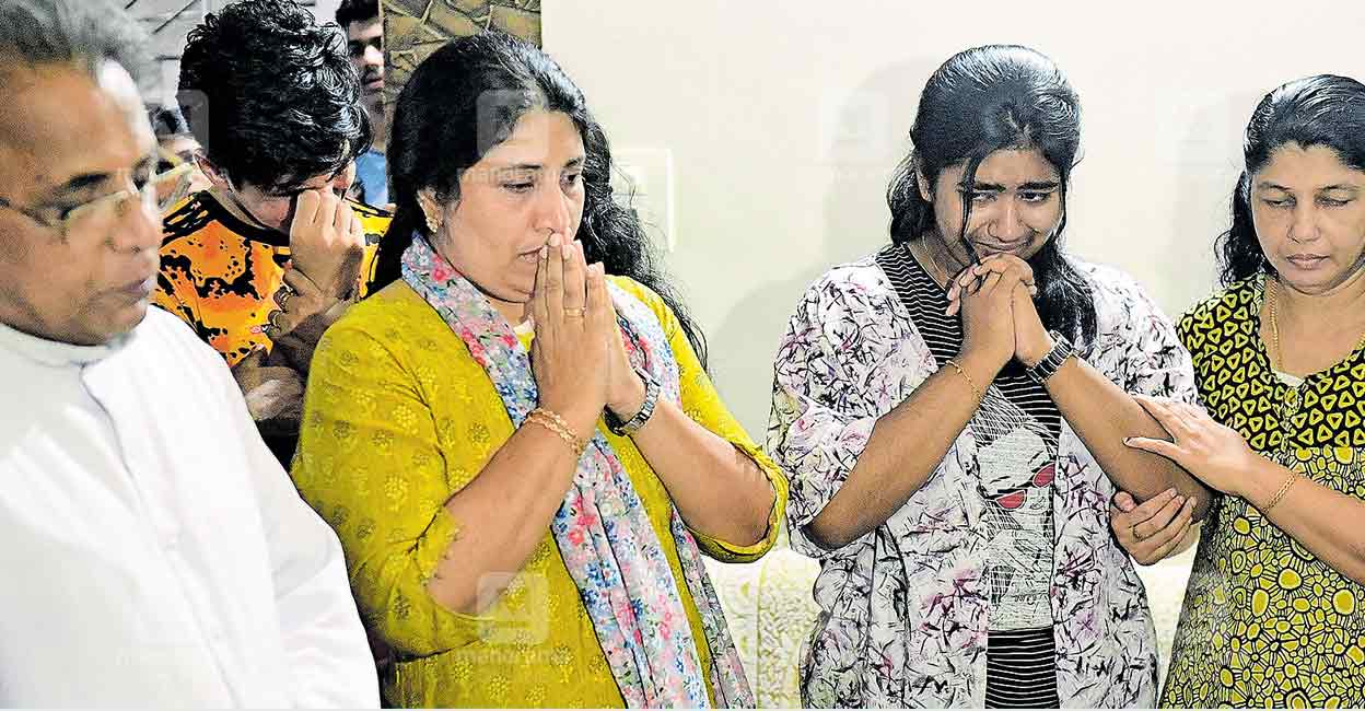 സുഡാൻ: കൊല്ലപ്പെട്ട ആൽബർട്ടിന്റെ ഭാര്യയും മകളും നാട്ടിലെത്തി - Albert Augustine's family back ...