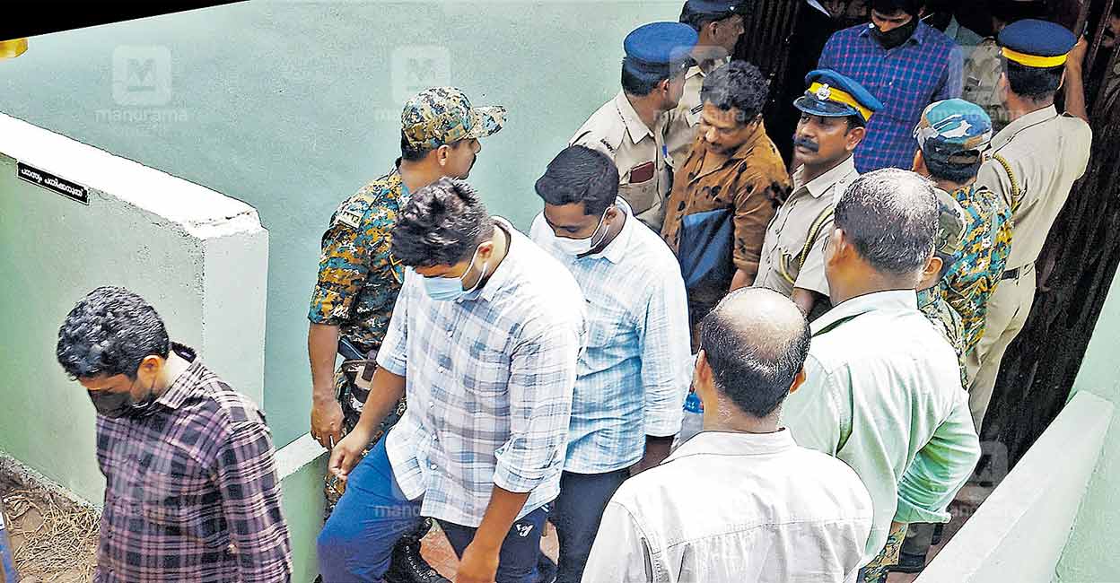 മധു വധക്കേസിലെ 13 പ്രതികൾക്ക് 7 വർഷം വീതം കഠിനതടവും പിഴയും; ‘ഇനിയരുത് ...