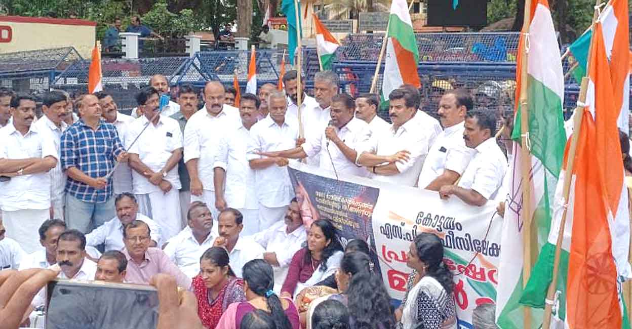 ‘വന്ദനയുടെ വീട്ടിൽ വീണാ ജോർജ് കരഞ്ഞത് ഗ്ലിസറിൻ ഉപയോഗിച്ച്; കഴുതക്കണ്ണീ ...