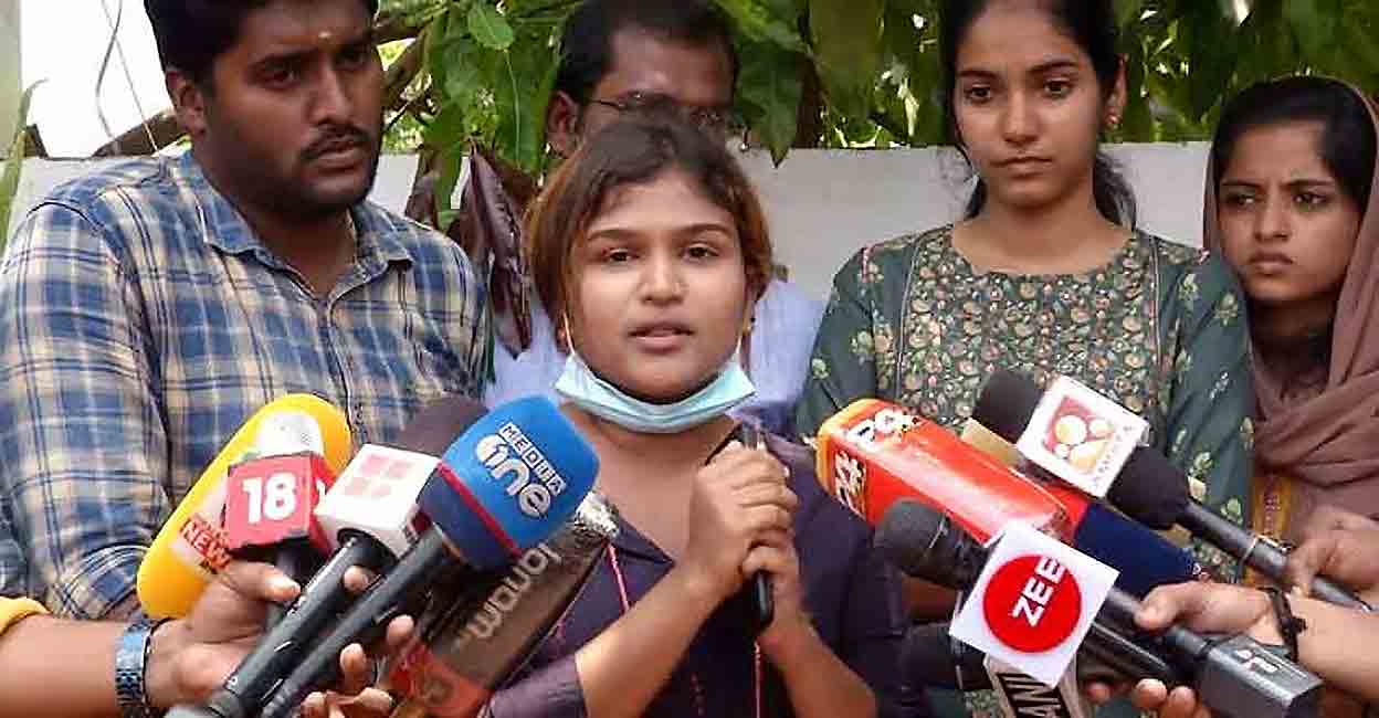 ‘വന്ദനയെ കൊന്നത് ബോധപൂർവം; പ്രതി ജയിലിൽ കിടന്ന് തിന്നുകൊഴുത്തിട്ടാകരുത് ...