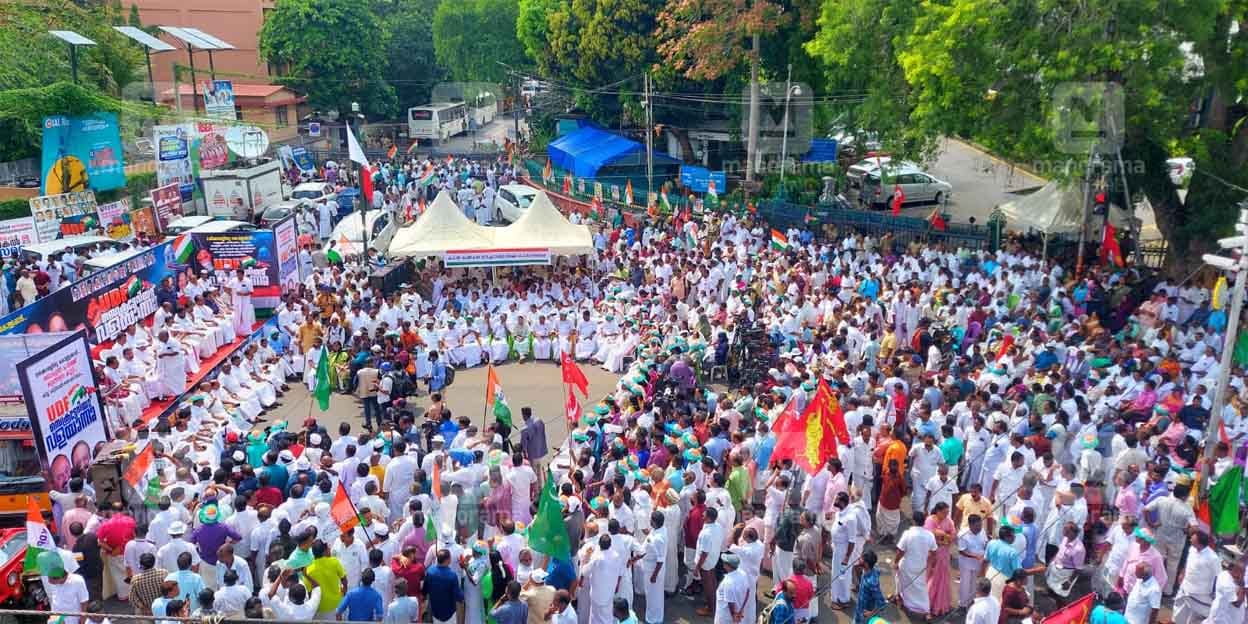 സര്‍ക്കാരിന് വാര്‍ഷികം, പ്രതിപക്ഷത്തിന് സമരം; തലസ്ഥാനത്ത് വാഹന ...