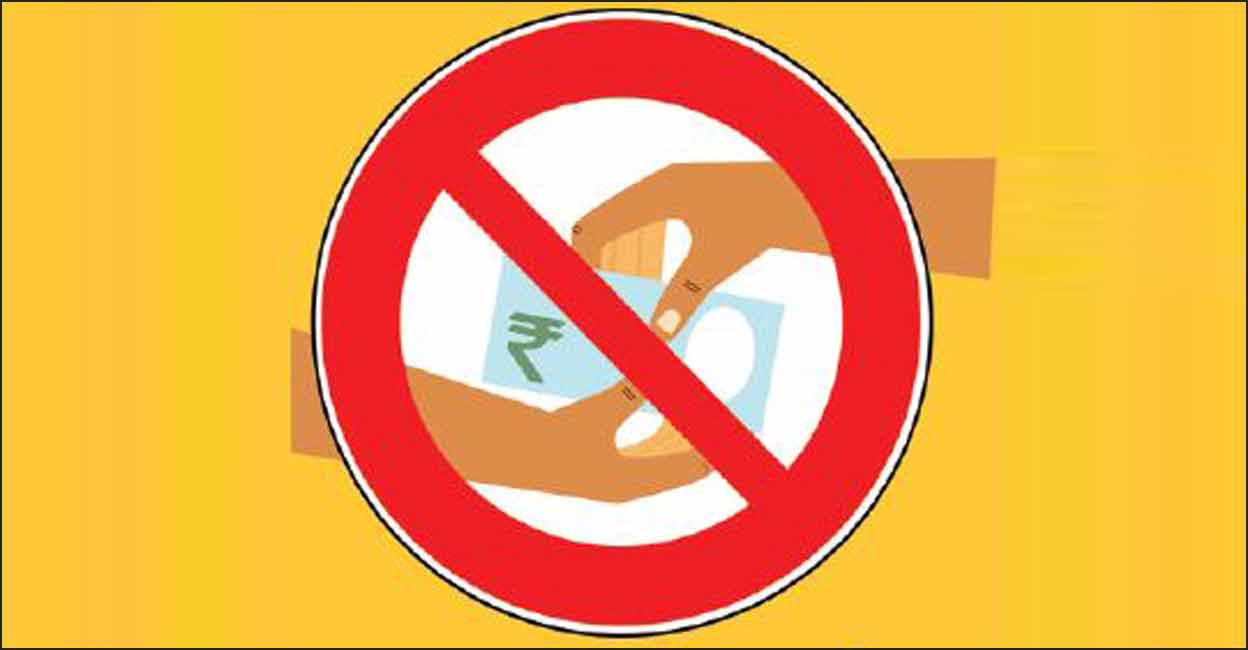 കൈക്കൂലി: അപേക്ഷ തയാറാക്കുന്ന ആൾക്കെതിരെ വില്ലേജ് ഓഫിസറുടെ പരാതി