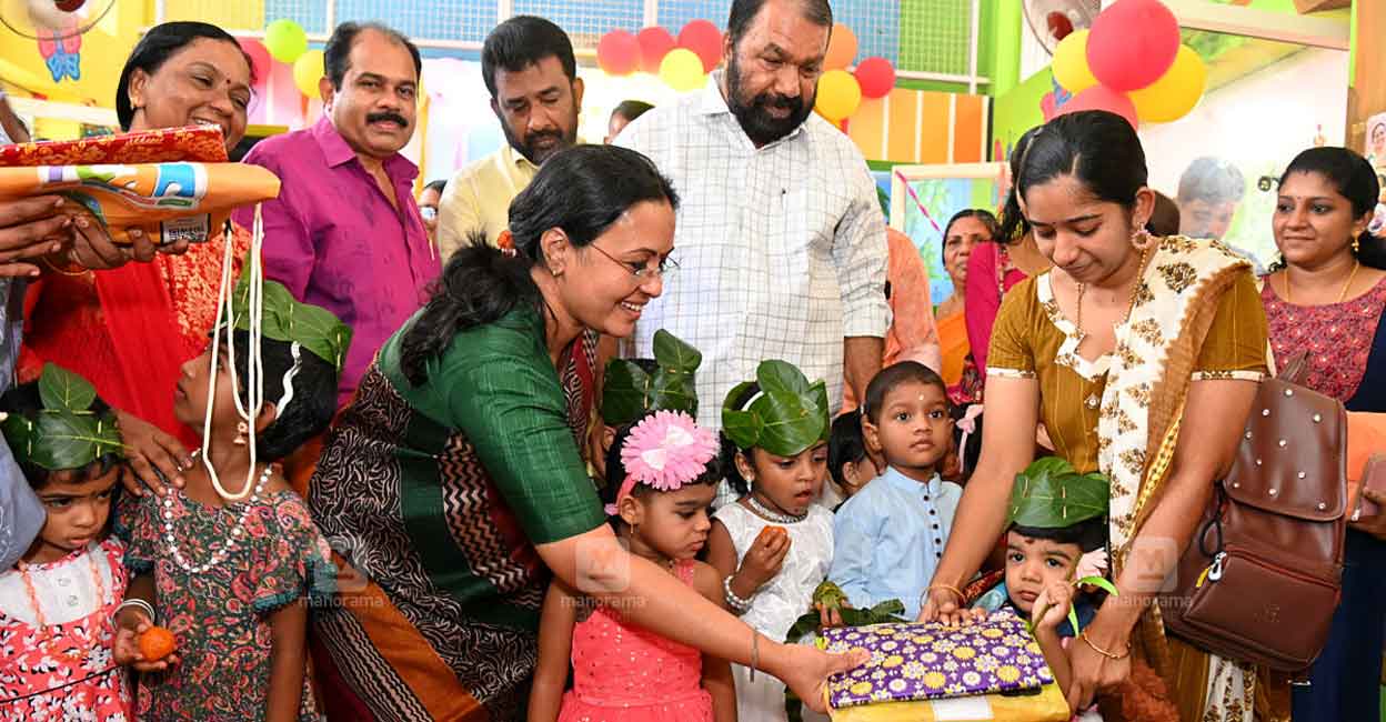 ‘കേരളത്തിലെ അങ്കണവാടികളെ സ്മാര്‍ട്ടാക്കും’; കുട്ടികളുടെ ...