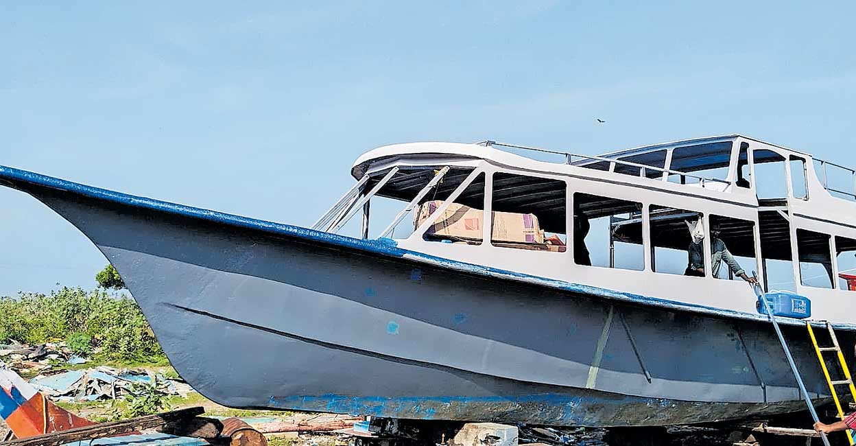 രൂപം മാറ്റി ഉല്ലാസ ബോട്ടാക്കി; 20,000 രൂപയുടെ വള്ളം - Tanur boat ...