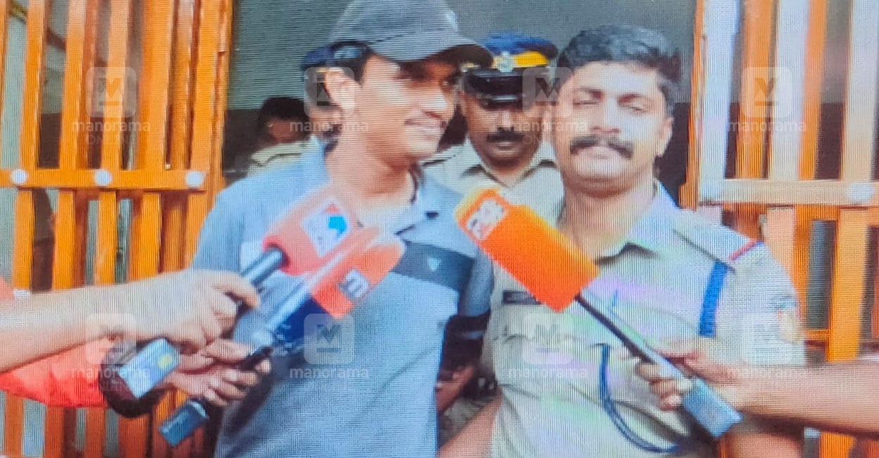 Kerala University Bans Former SFI Leader Nikhil Thomas for Forging Fake ...