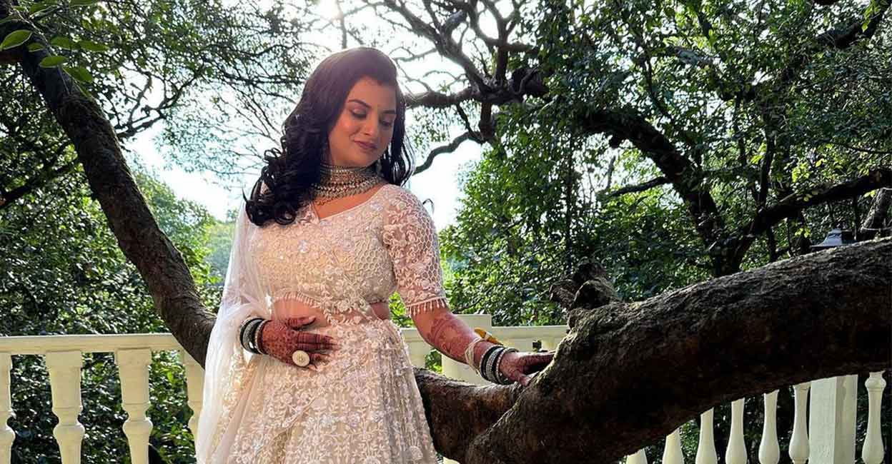 ക്രിക്കറ്റ് താരങ്ങളായ ഋതുരാജ് ഗെയ്ക്‌വാദും ഉത്കർഷ പവാറും വിവാഹിതരായി ...